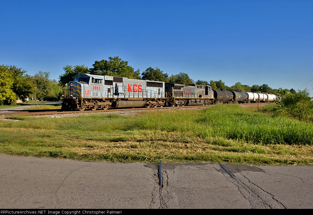 KCS 3953 leads KCS M-KCSH-30